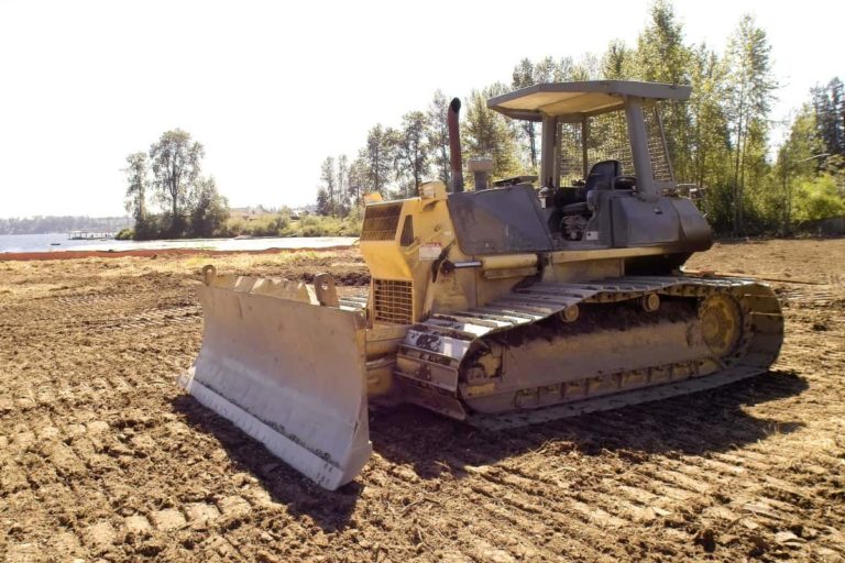 Why Large Dozers Are Built With Tracks vs Wheels | Heavy Machinery World